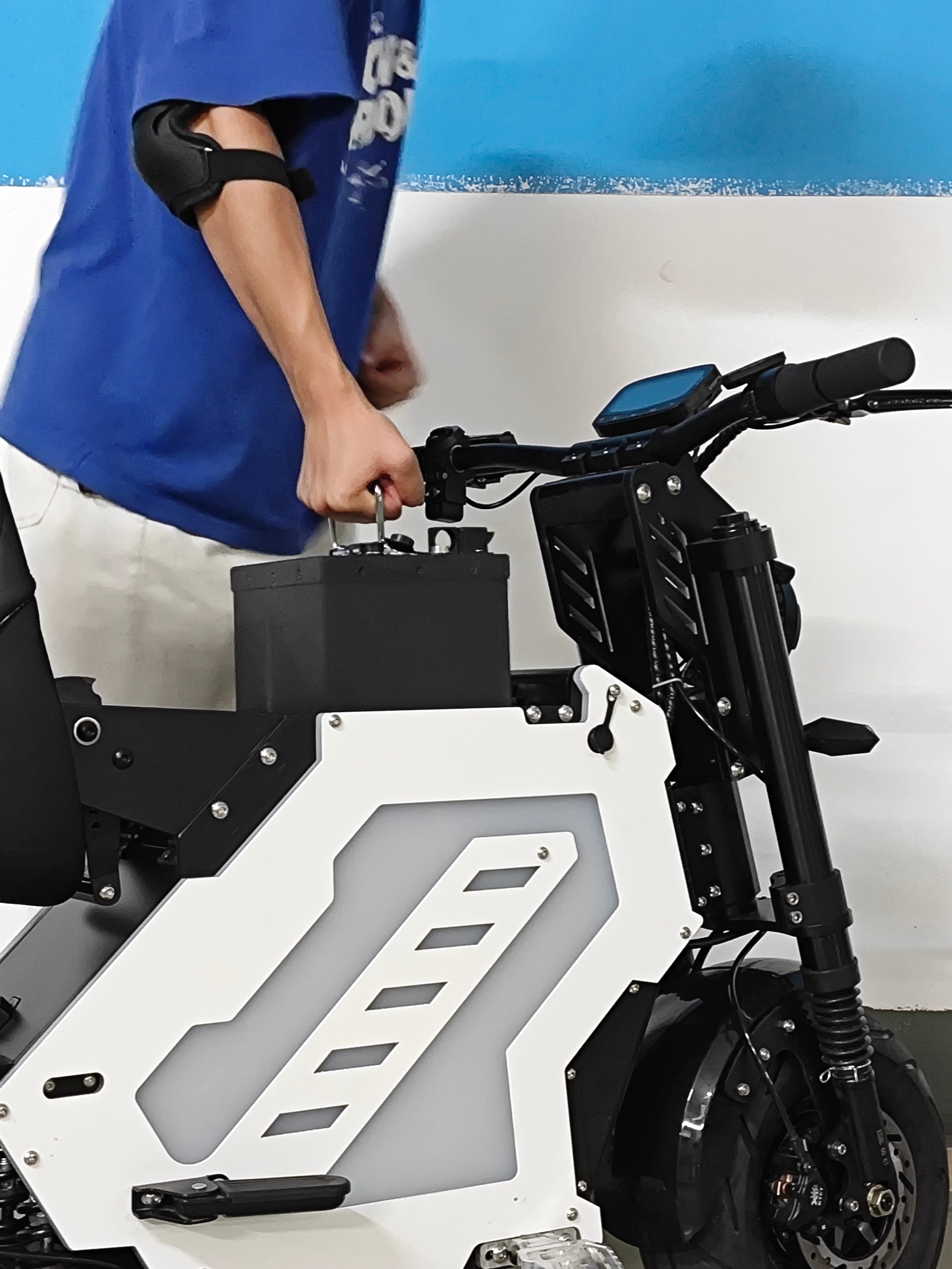 Quick-Release Battery and Dual Charging Ports: Innovative Designs to ...